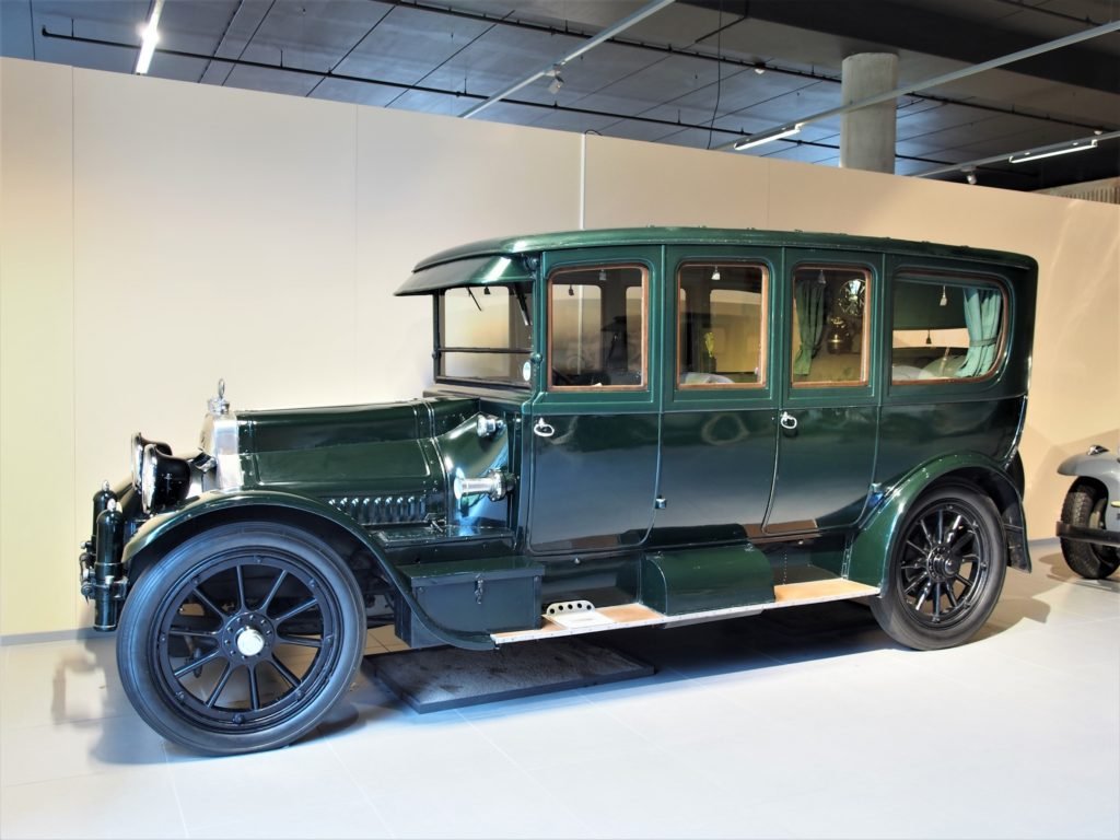 Secrecy, Camouflage, and the First Cadillac V8 Engine – American Car ...